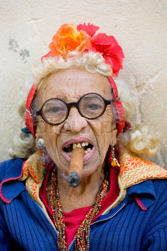 Zigarre, ruhestand, pensionärin | Stockfoto | Colourbox